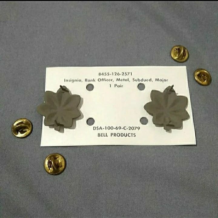Made In Usa × Military × Vintage Badge insignia US army Military issue ...