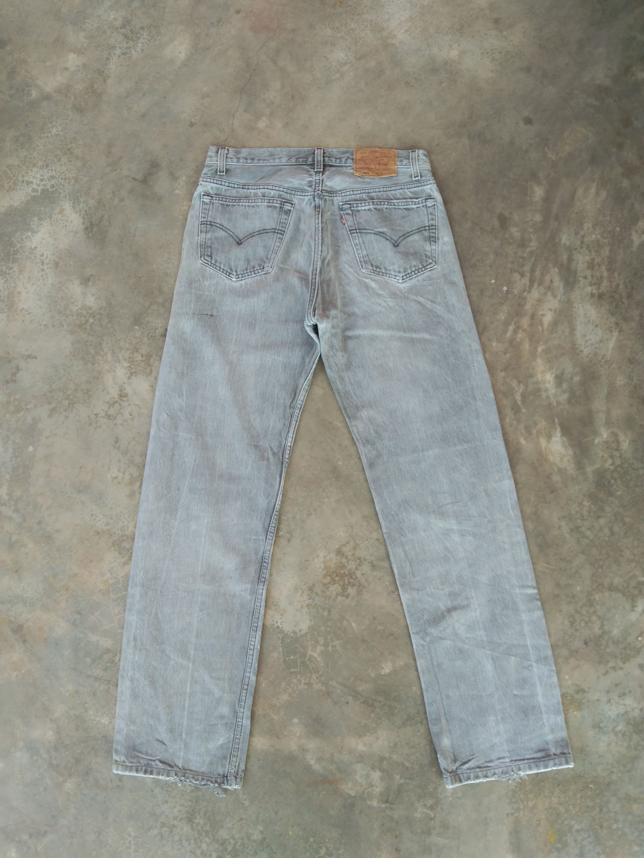 Levi's × Streetwear × Vintage 90s Vintage Levis 501 Made In USA Distressed Jeans 32x31 | Grailed