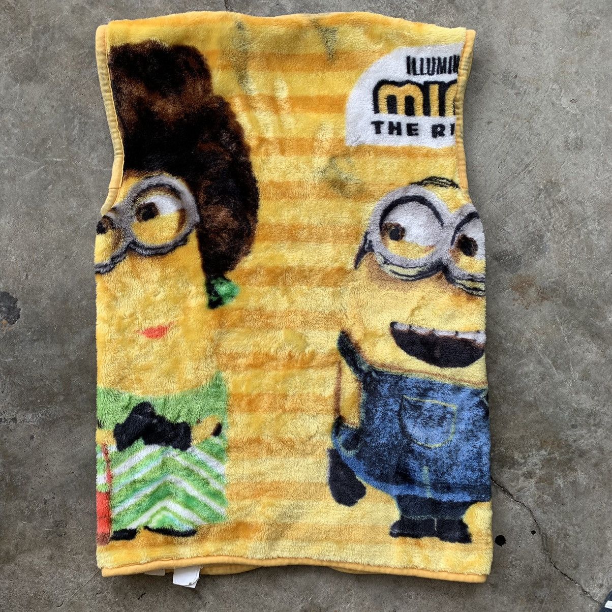 Movie × Streetwear × Universal Studios Minions fleece vest | Grailed