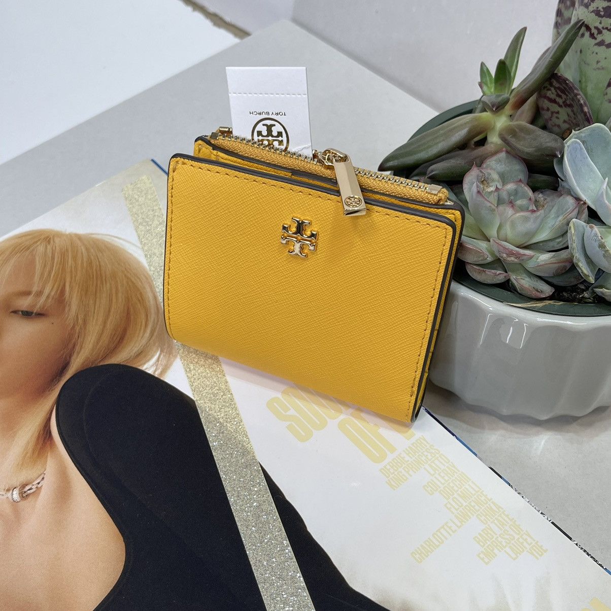 Tory Burch (new+tag) Tory Burch emerson mini wallet | Grailed