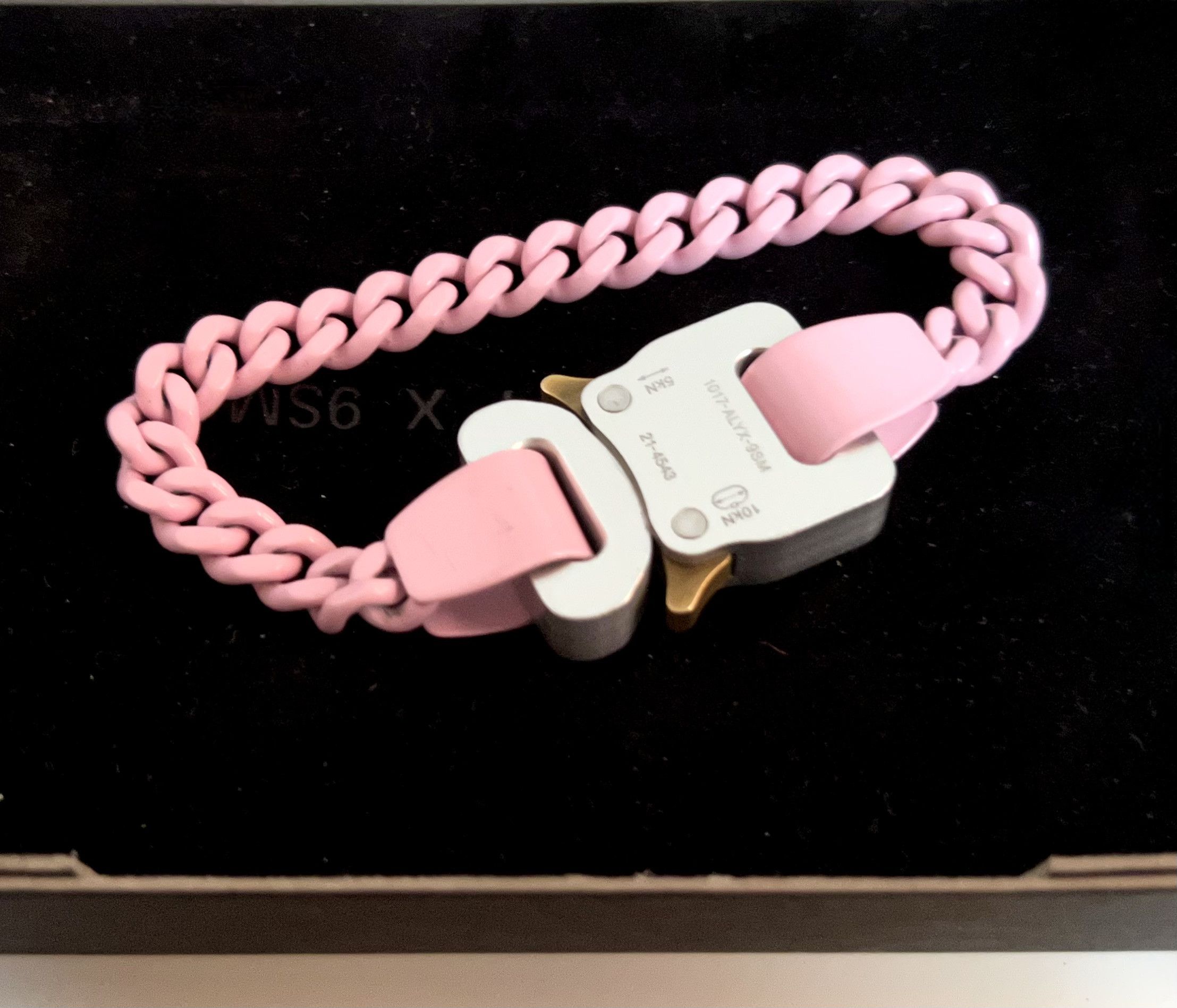 1017 ALYX 9SM 1017 ALYX 9SM Classic Pink Chainlink and Buckle Bracelet ...