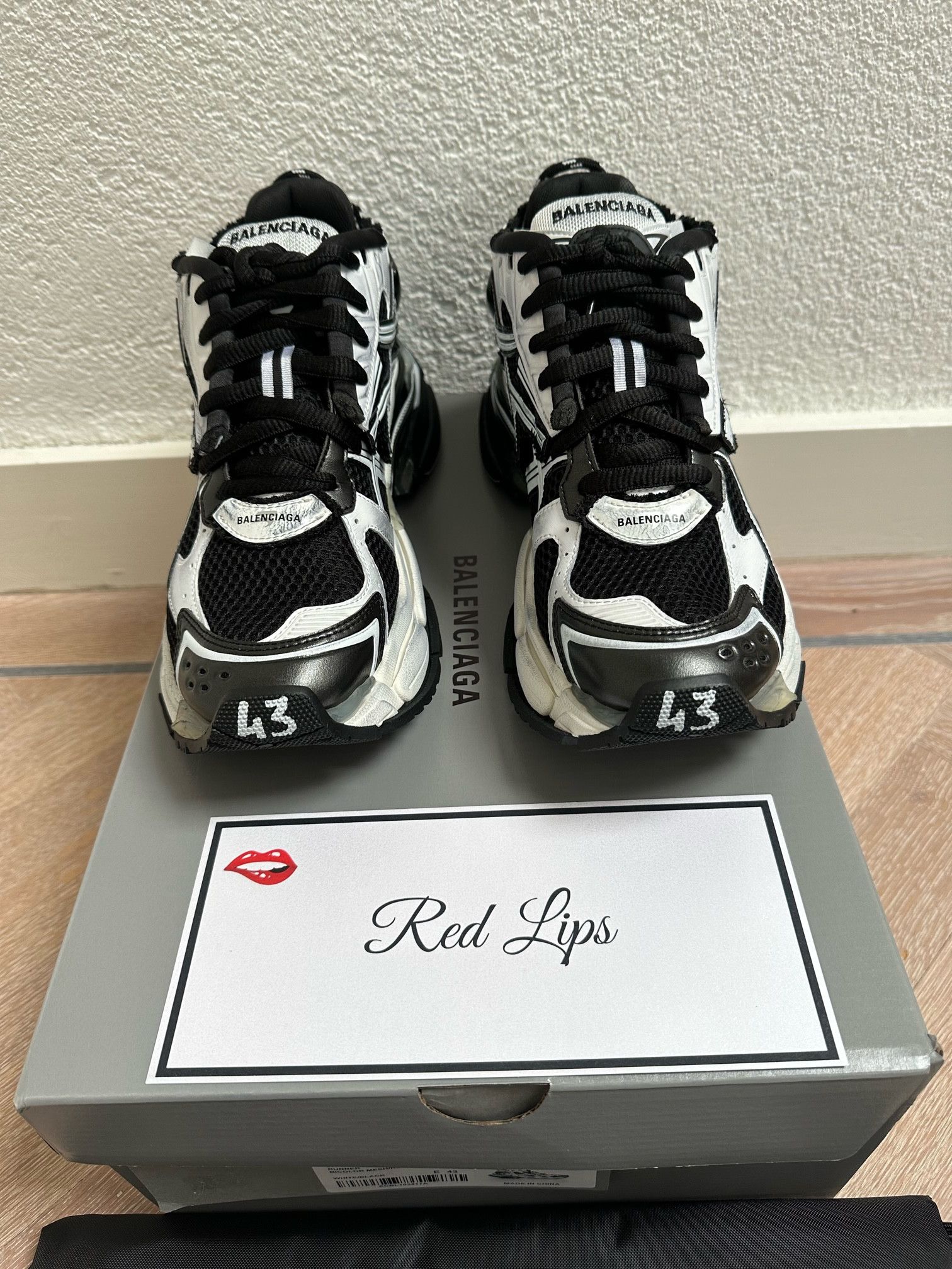 Balenciaga Balenciaga Runner White Black | Grailed