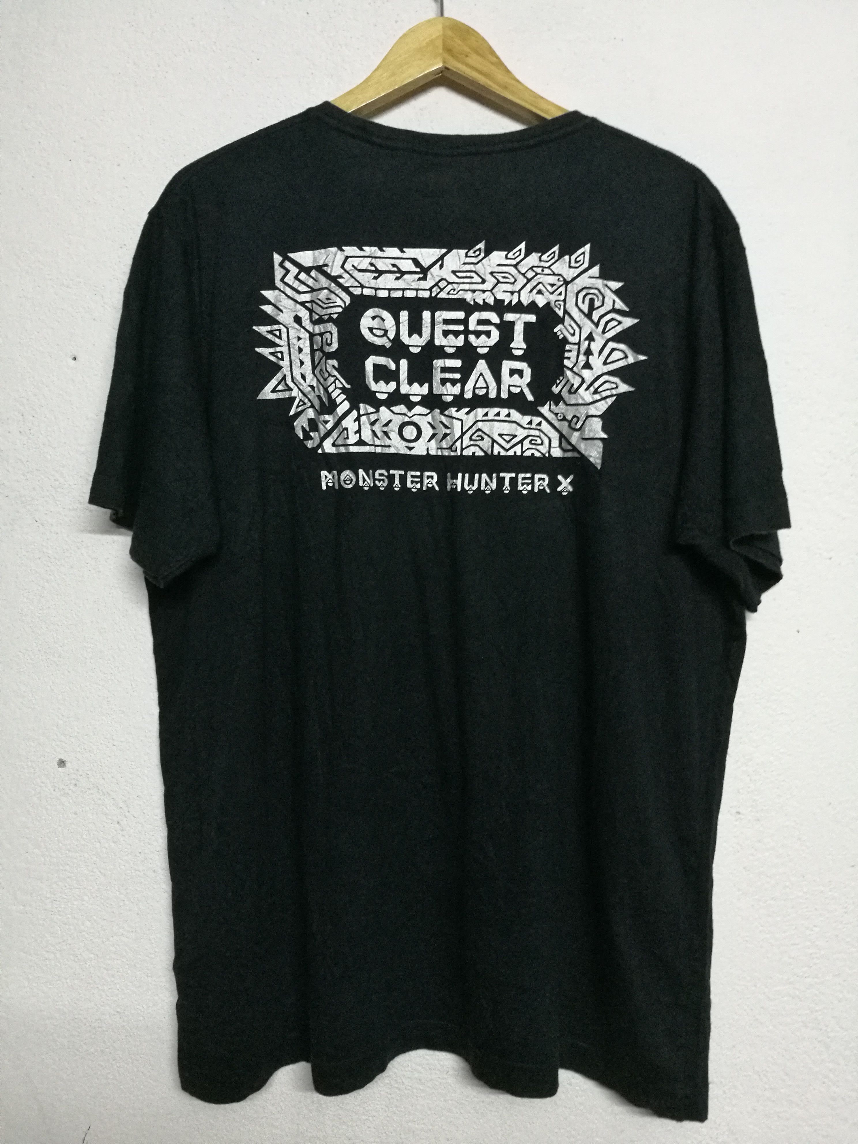Uniqlo Uniqlo x Monster Hunter X Quest Clear Tee | Grailed