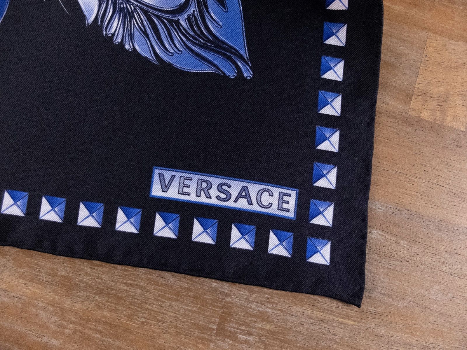 Versace VERSACE blue black feather medusa silk square foulard scarf ...