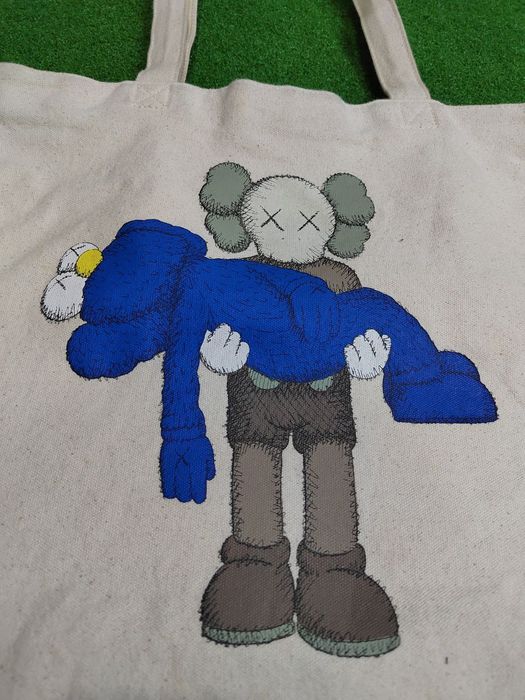 Vintage KAWS tote bag uniqlo collaboration | Grailed