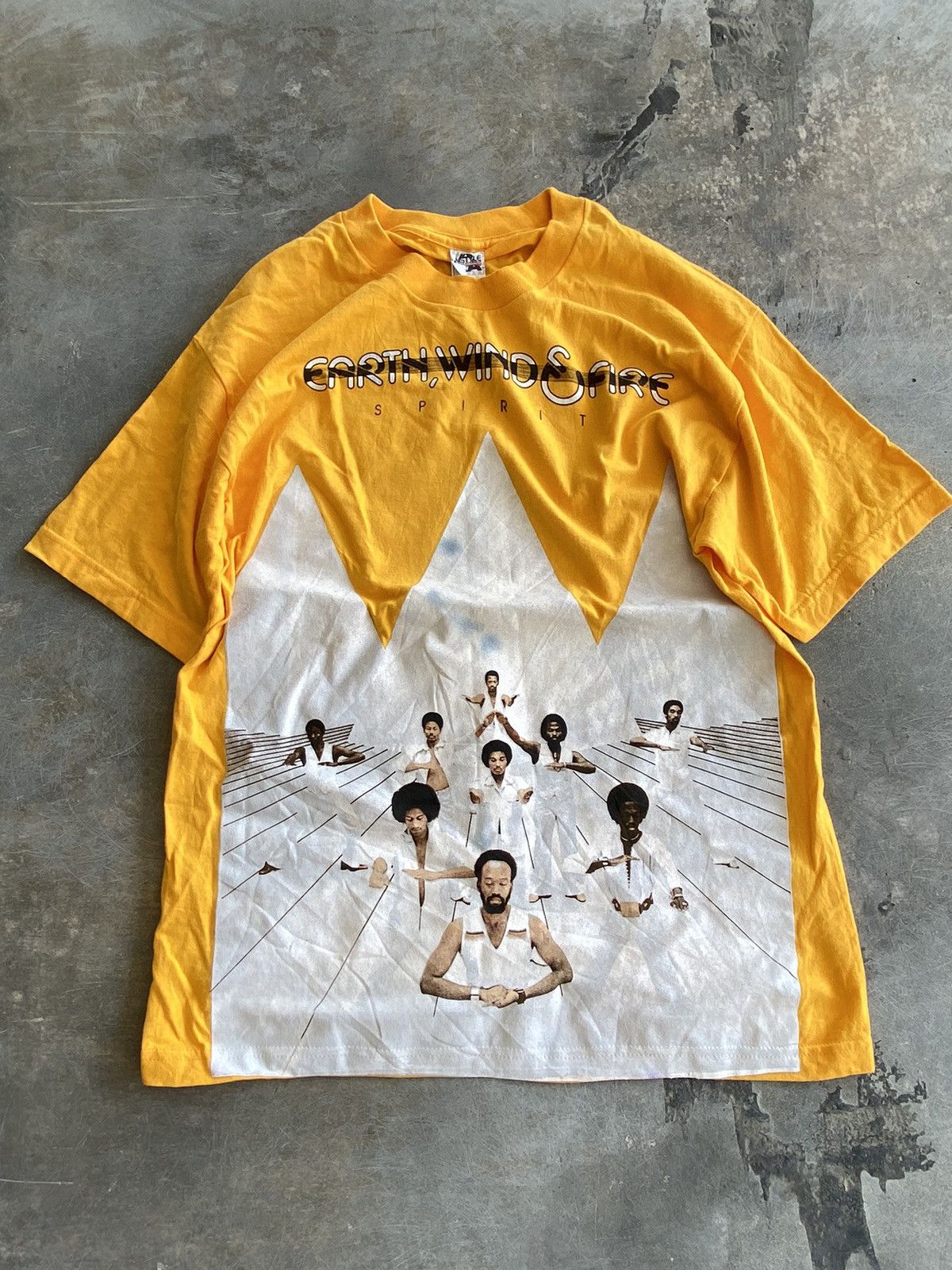 Band Tees RARE Y2K Earth Wind & Fire Spirit Promo Album Band Tees | Grailed