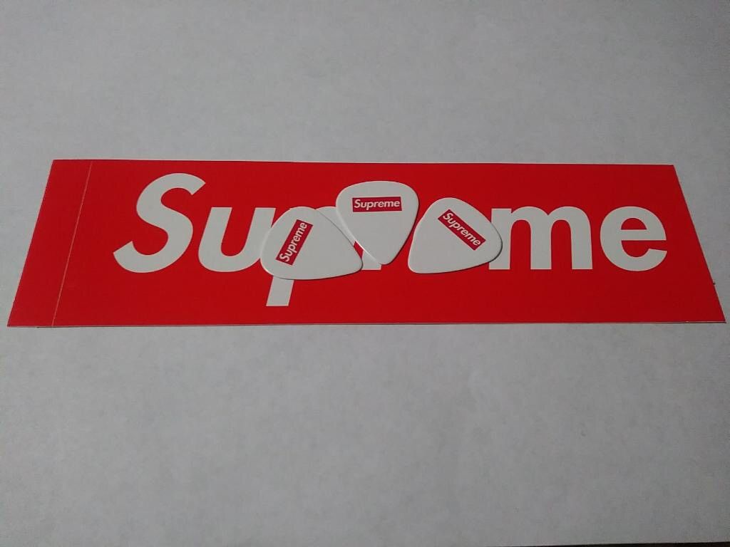 Fender × Supreme F/W 2017 Supreme X Fender Stratocaster Guitar Pick ...