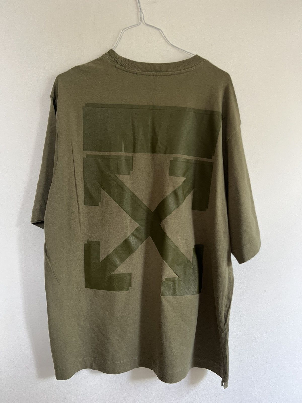 Off-White Off white Rubber Arrow Green TEE | Grailed