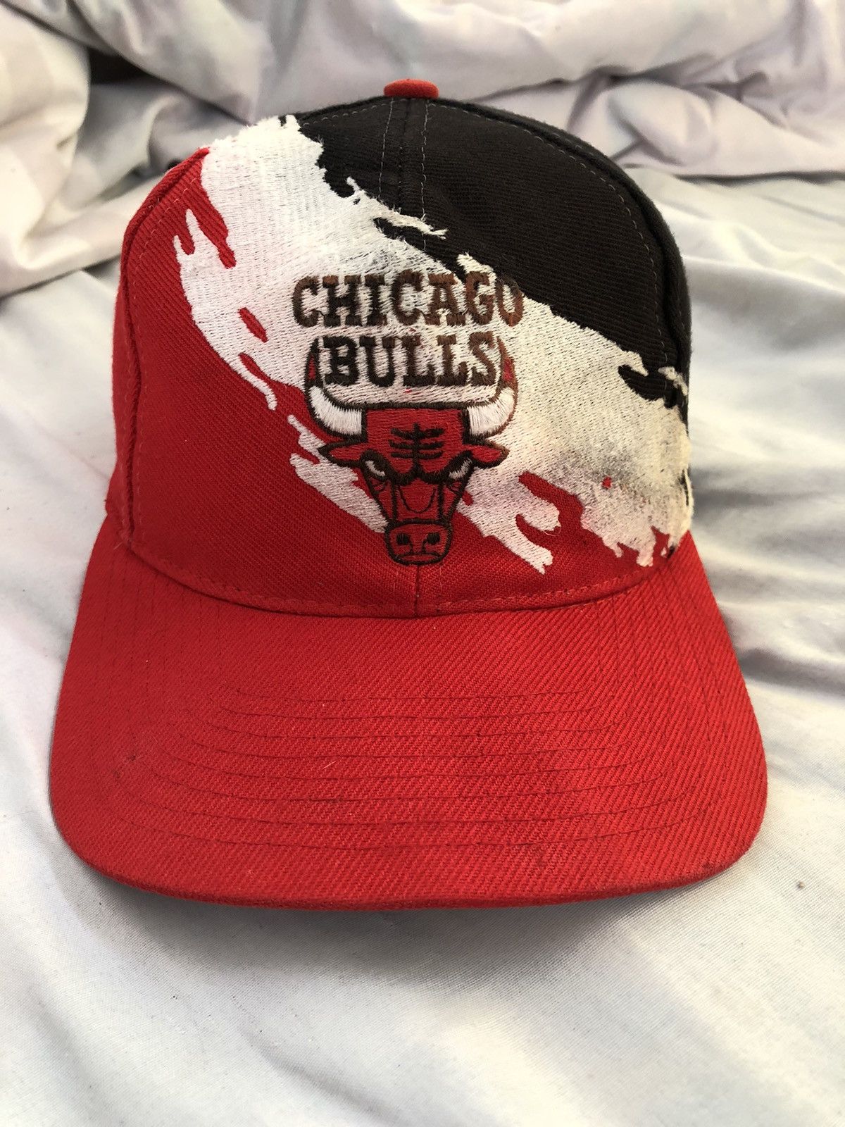 Chicago Bulls × Logo Athletic × Vintage Chicago Bulls Splash Logo ...