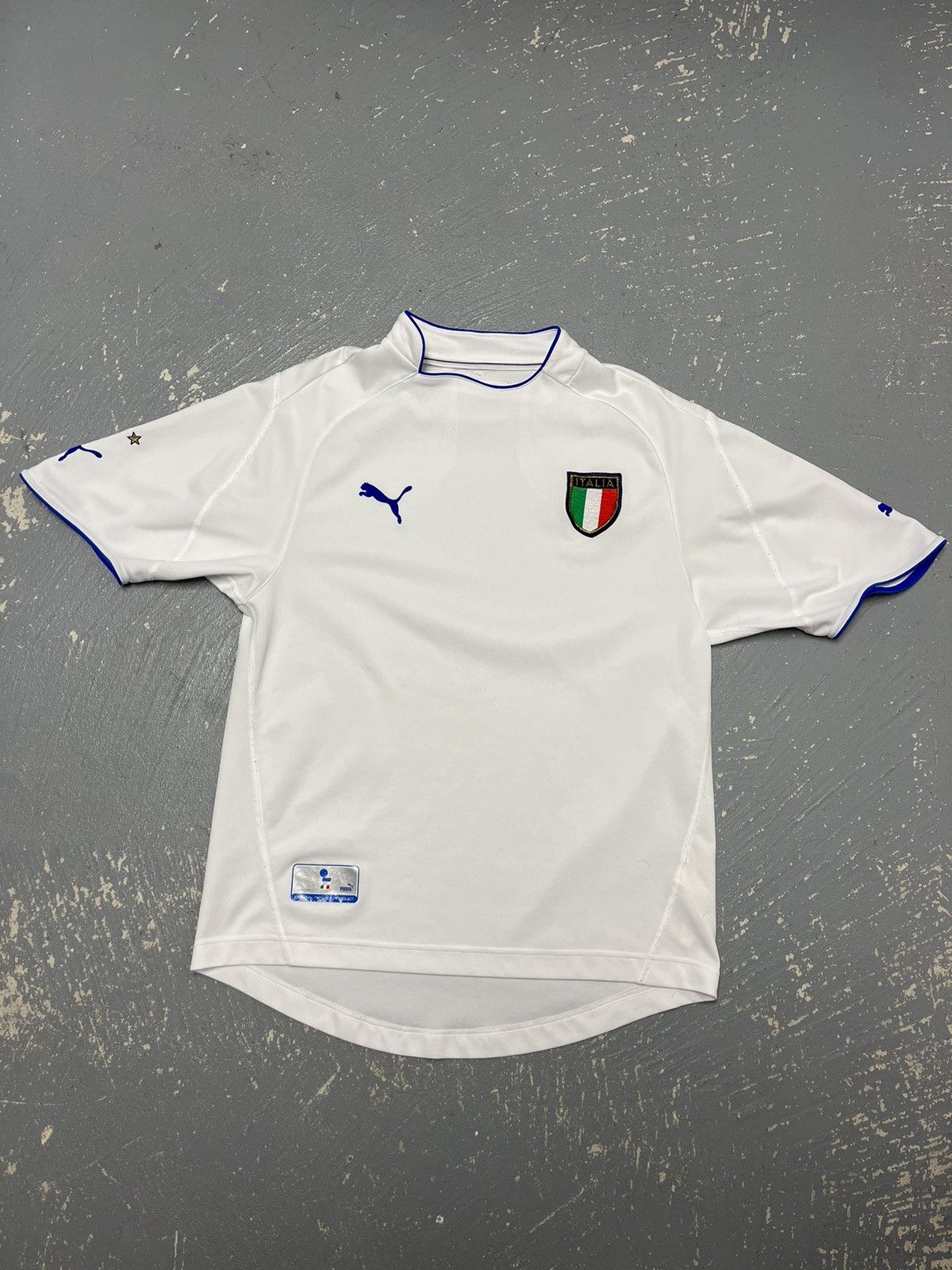 Soccer Jersey × Streetwear × Vintage Puma Italy 2003/04 Home Kit | Grailed