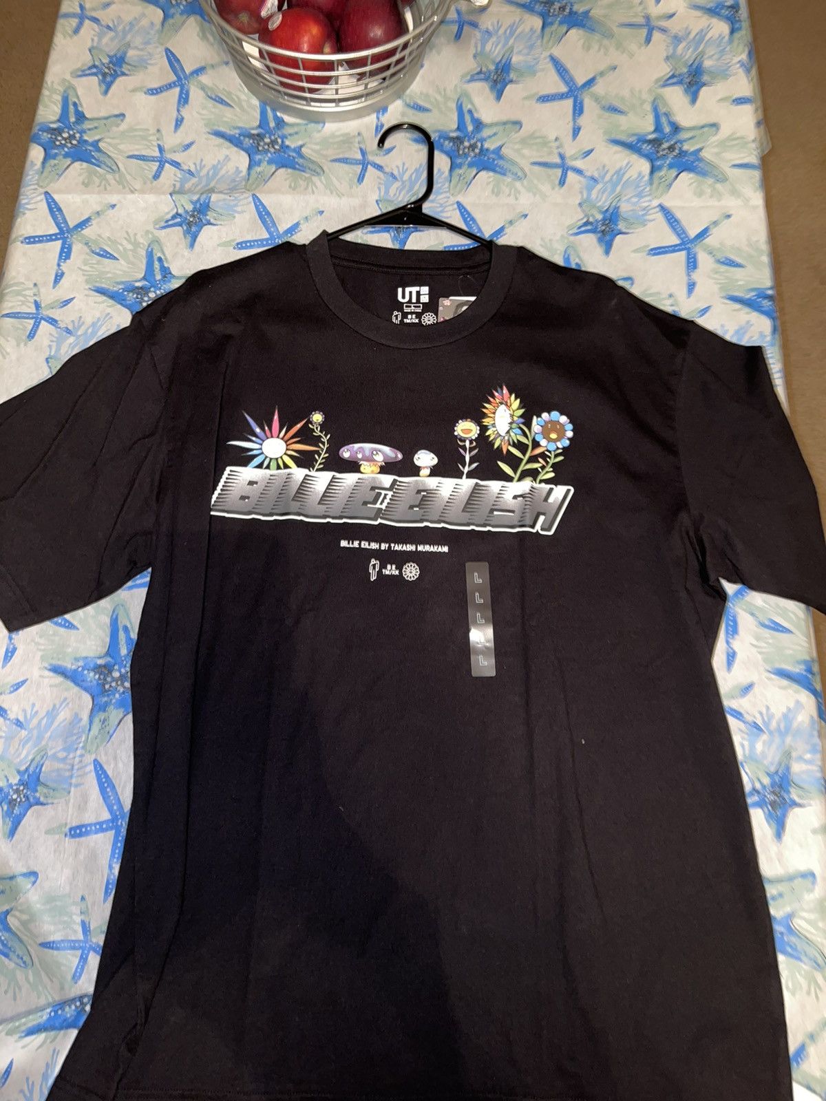 Billie Eilish × Takashi Murakami × Uniqlo Billie Eilish Flowers Tee ...