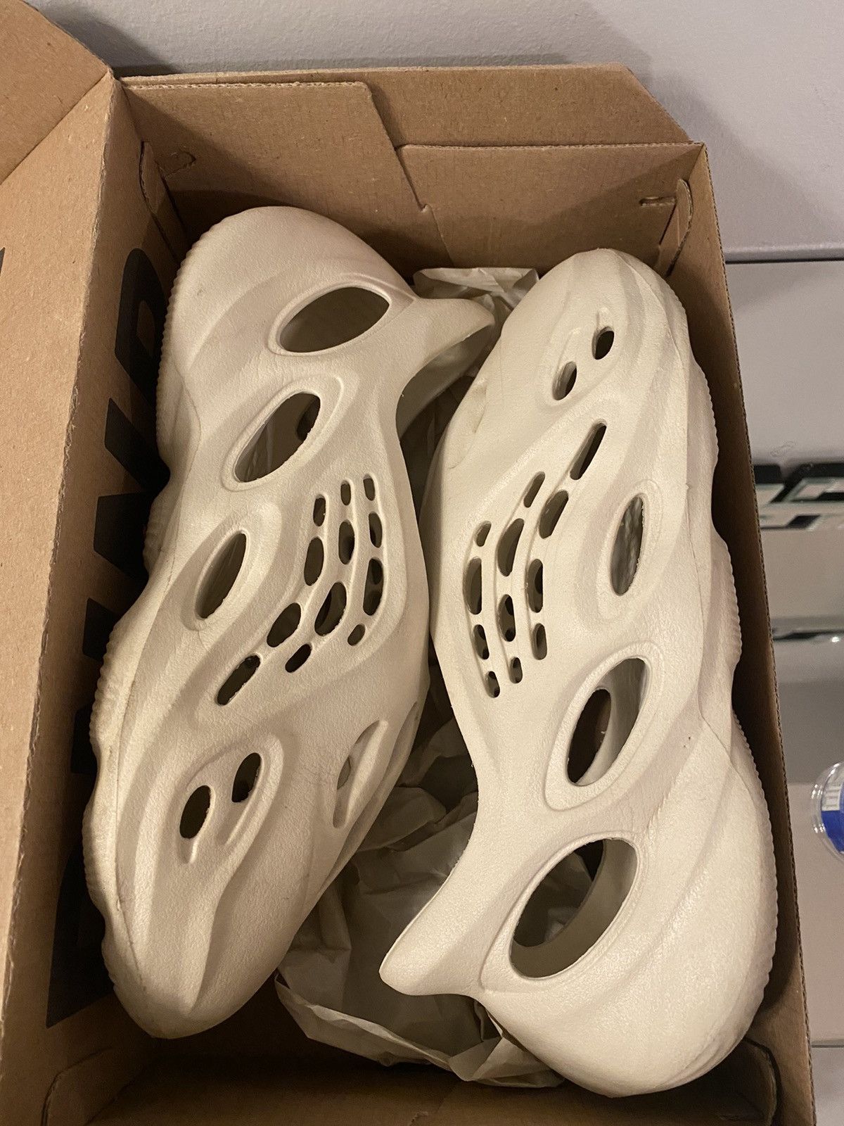 Adidas YEEZY FOAM RNNR “SAND” SIZE 10 | Grailed