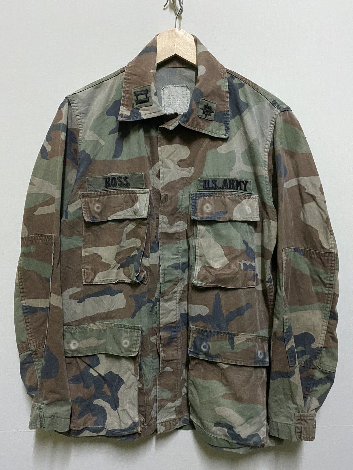 Military × Vintage DISTRESSED ROSS ARMY CAMO PRINT MILITARY JACKET W/ 4 ...