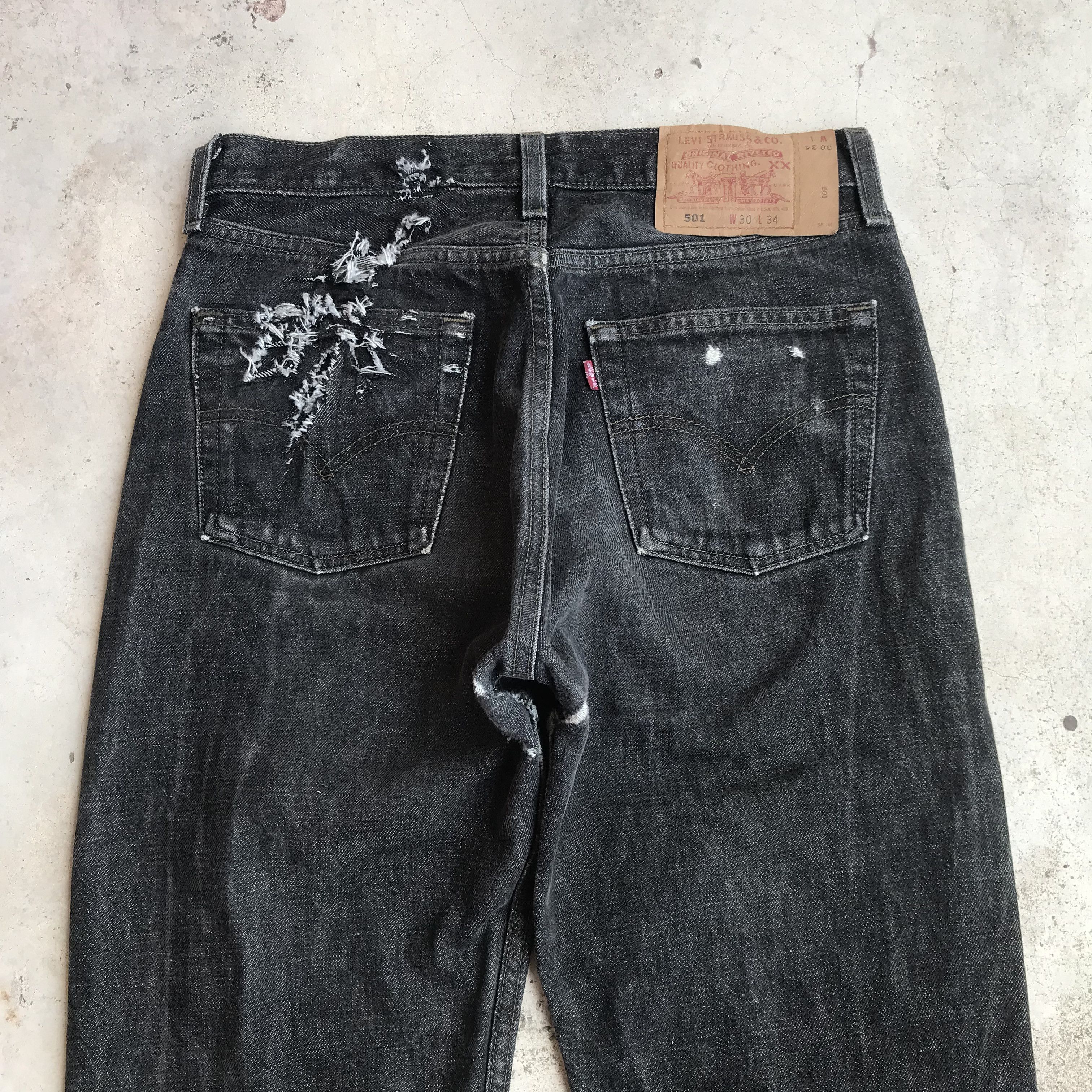 Distressed Denim × Levi's Vintage Levis 501 tiger-claw ripped faded ...
