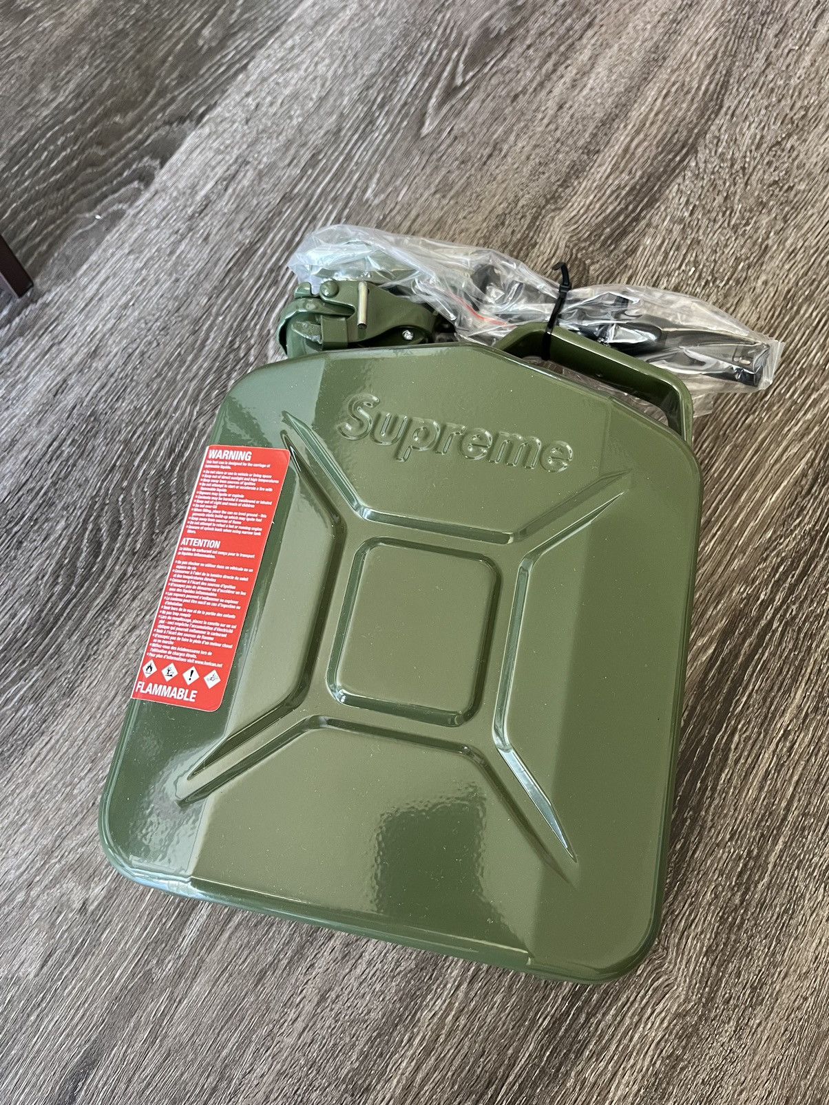 Supreme Supreme Wavian 5L Jerry Can Green | Grailed