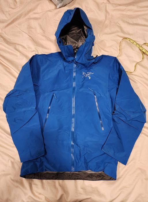 Arc'Teryx Arcteryx blue Goretex Pro Recco hard shell jacket | Grailed