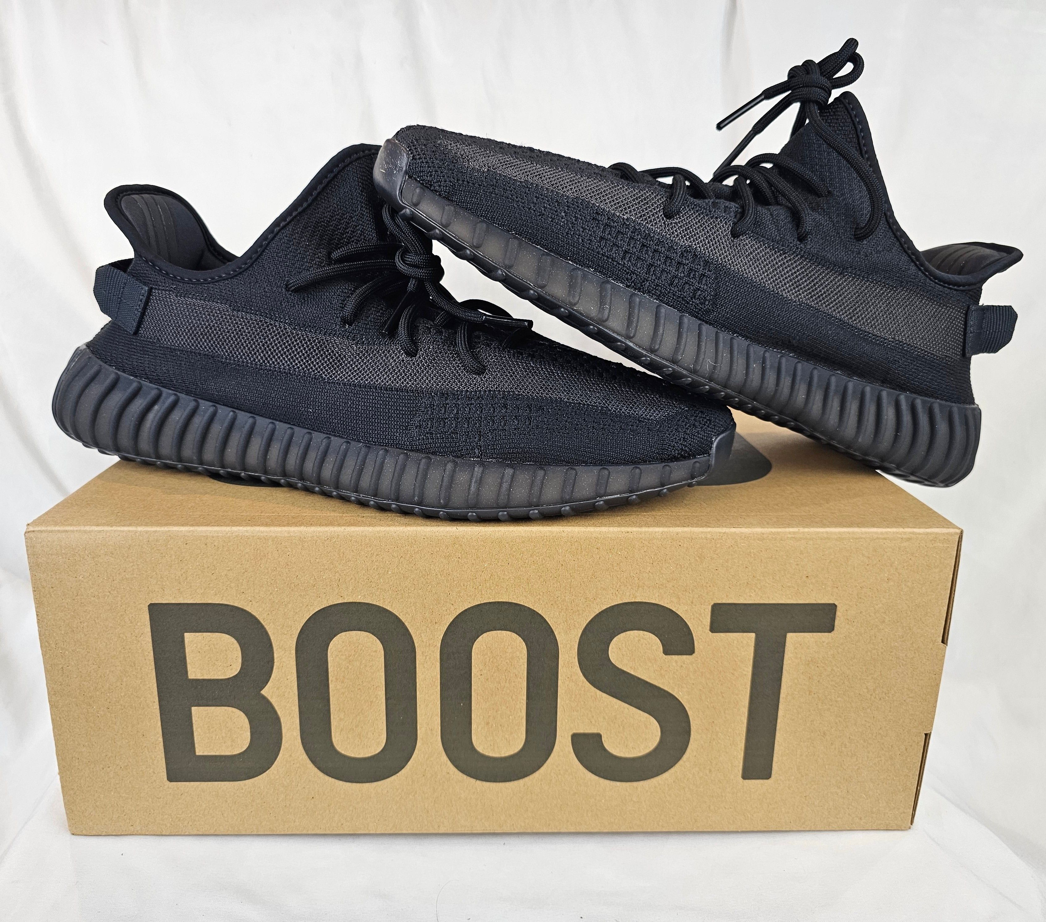Adidas Adidas Yeezy Boost 350 V2 Onyx by Ye Men's Size 13.5 US | Grailed