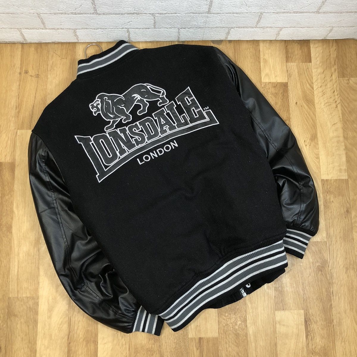 Lonsdale × Streetwear × Varsity Jacket Vintage Lonsdale London Varsity ...