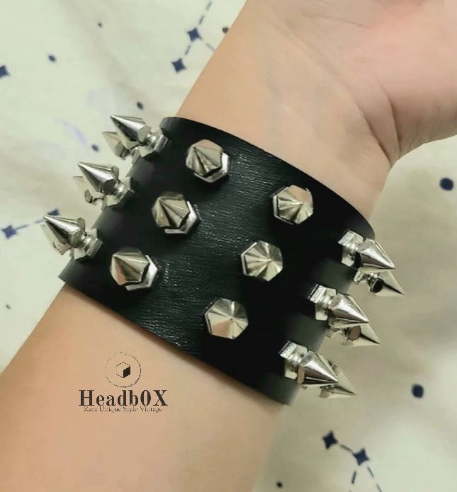 Custom × Streetwear × Vintage Three Row Cuspidal Spikes Rivet Bracelet ...