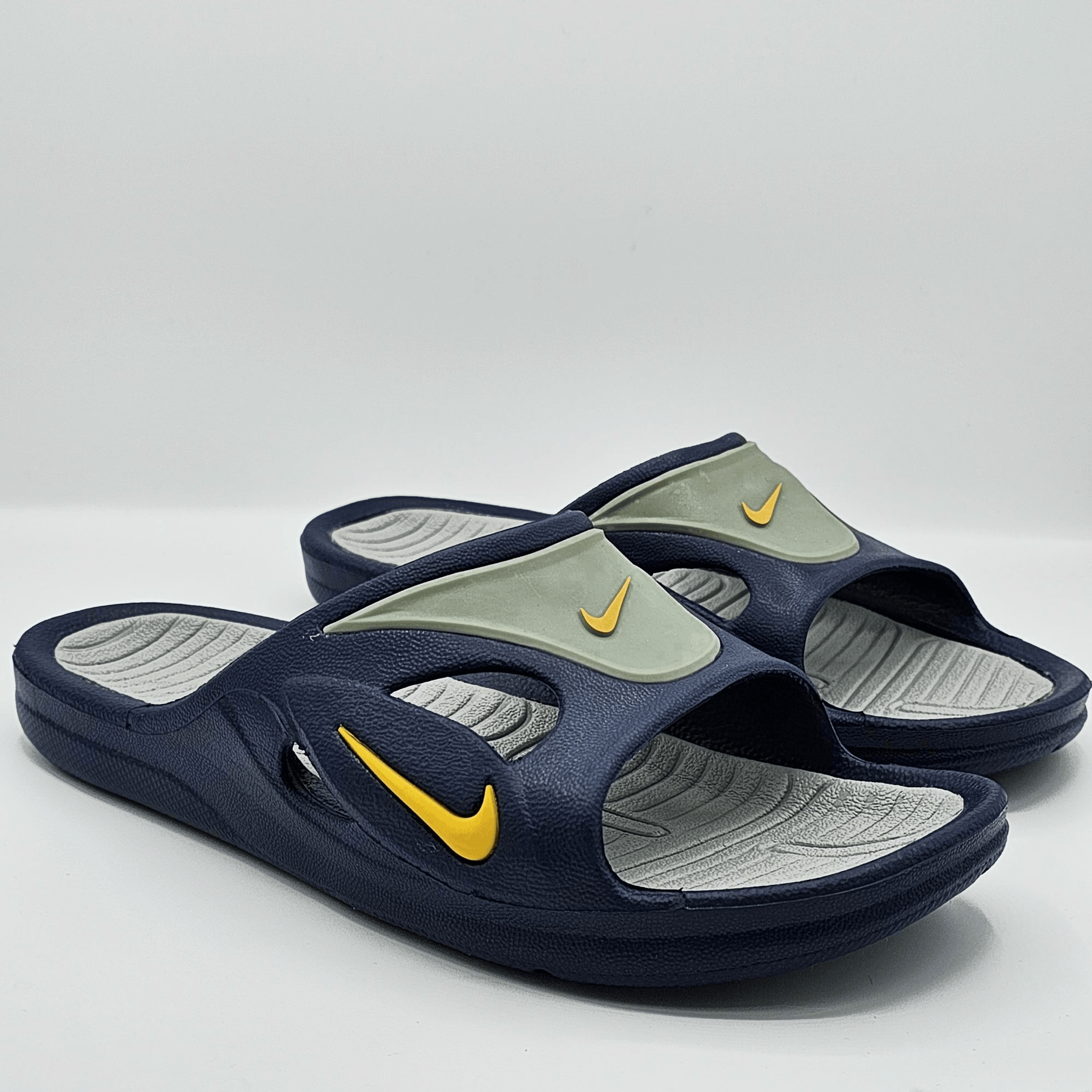 Nike × Streetwear × Vintage Nike Vintage Y2K 00s Slides Flip Flop ...