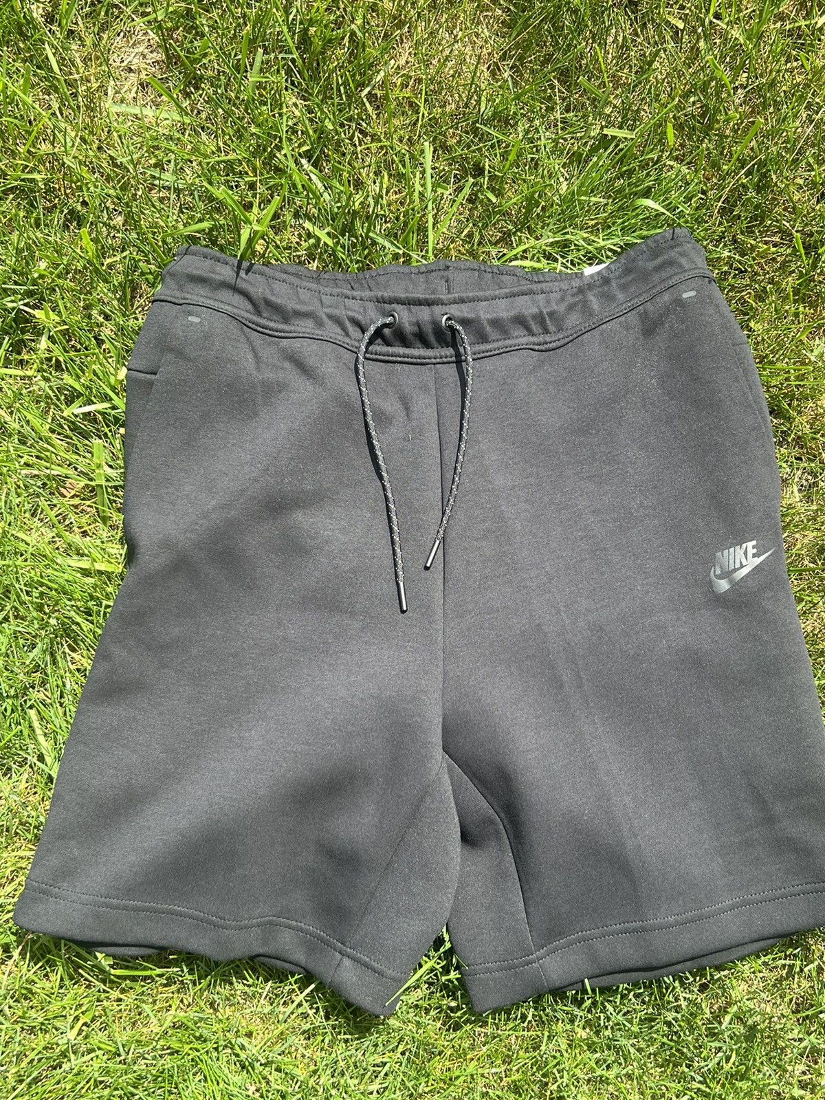 Nike Large Nike Tech Fleece $75 | Grailed