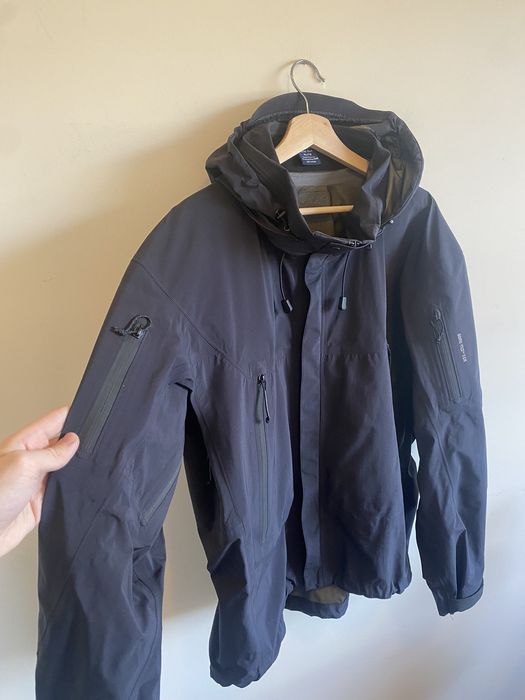 Arc'Teryx Arc’teryx LEAF alpha SV GEN 1 Military SWAT XCR Goretex | Grailed