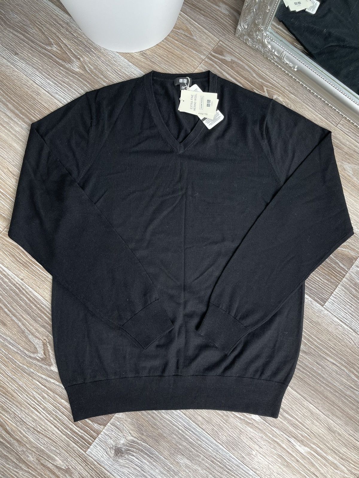 Uniqlo Uniqlo Merino Wool V-Neck Sweater | Grailed