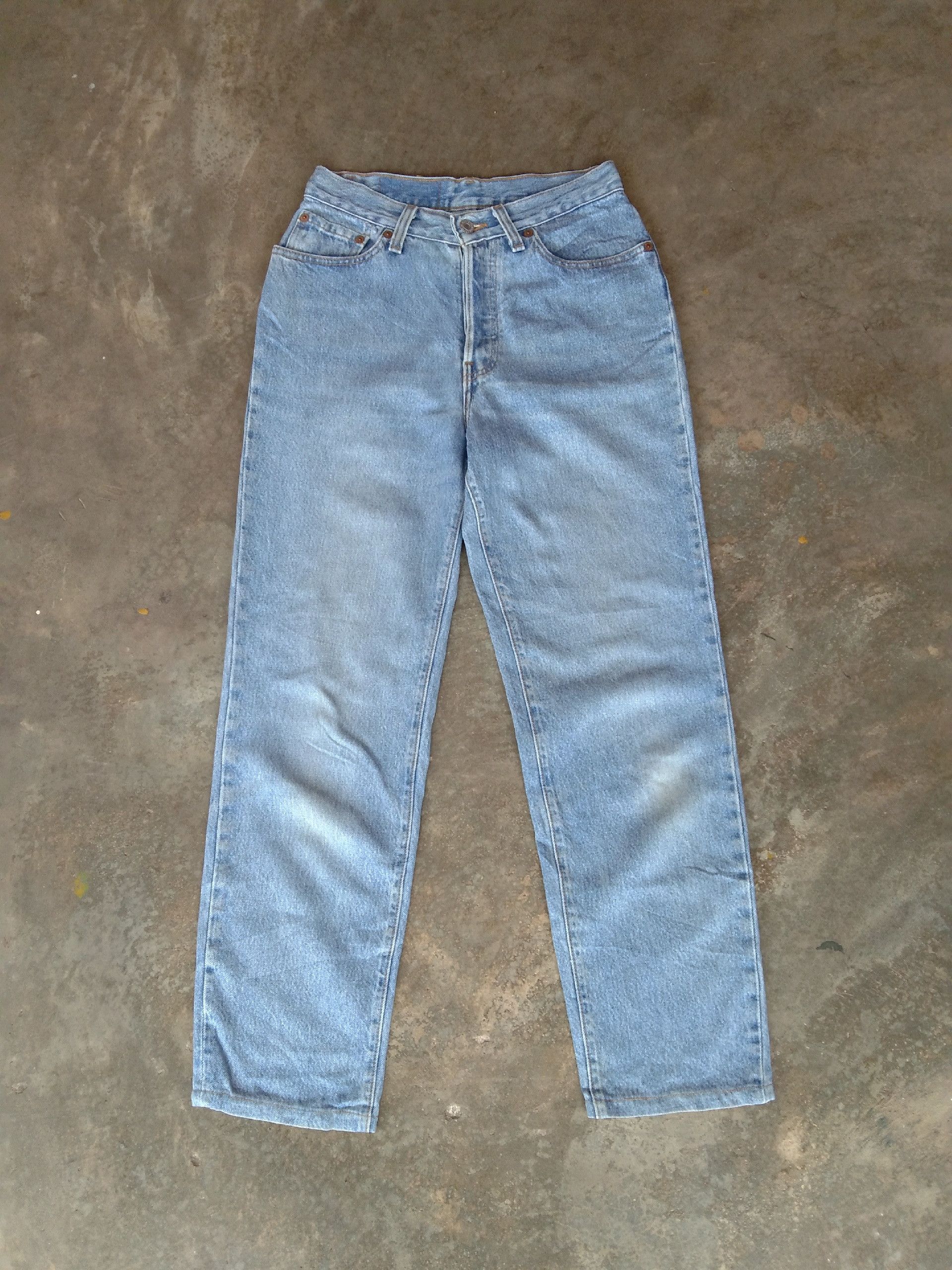 Vintage 90s Vintage Levi's 501 Made In USA Light Wash Jeans 26x27 | Grailed