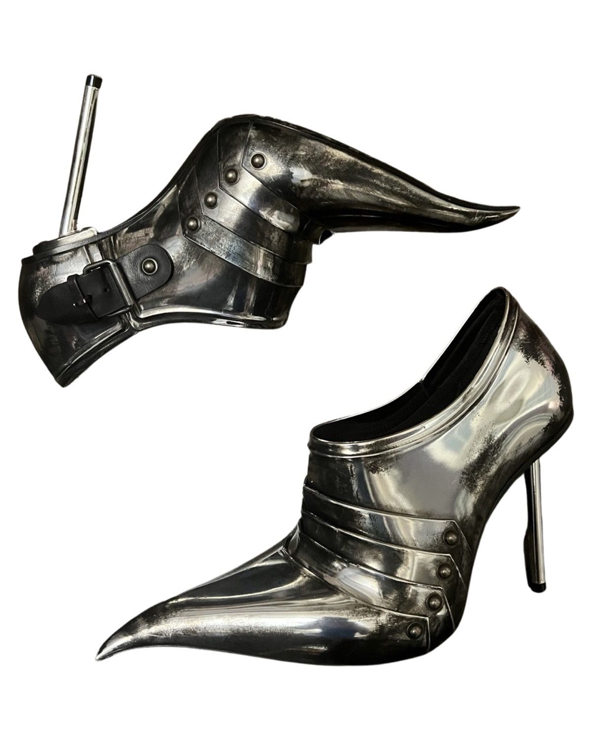 Balenciaga *GRAIL* BALENCIAGA 1OF5 AW21 silver chevalier knight heels ...