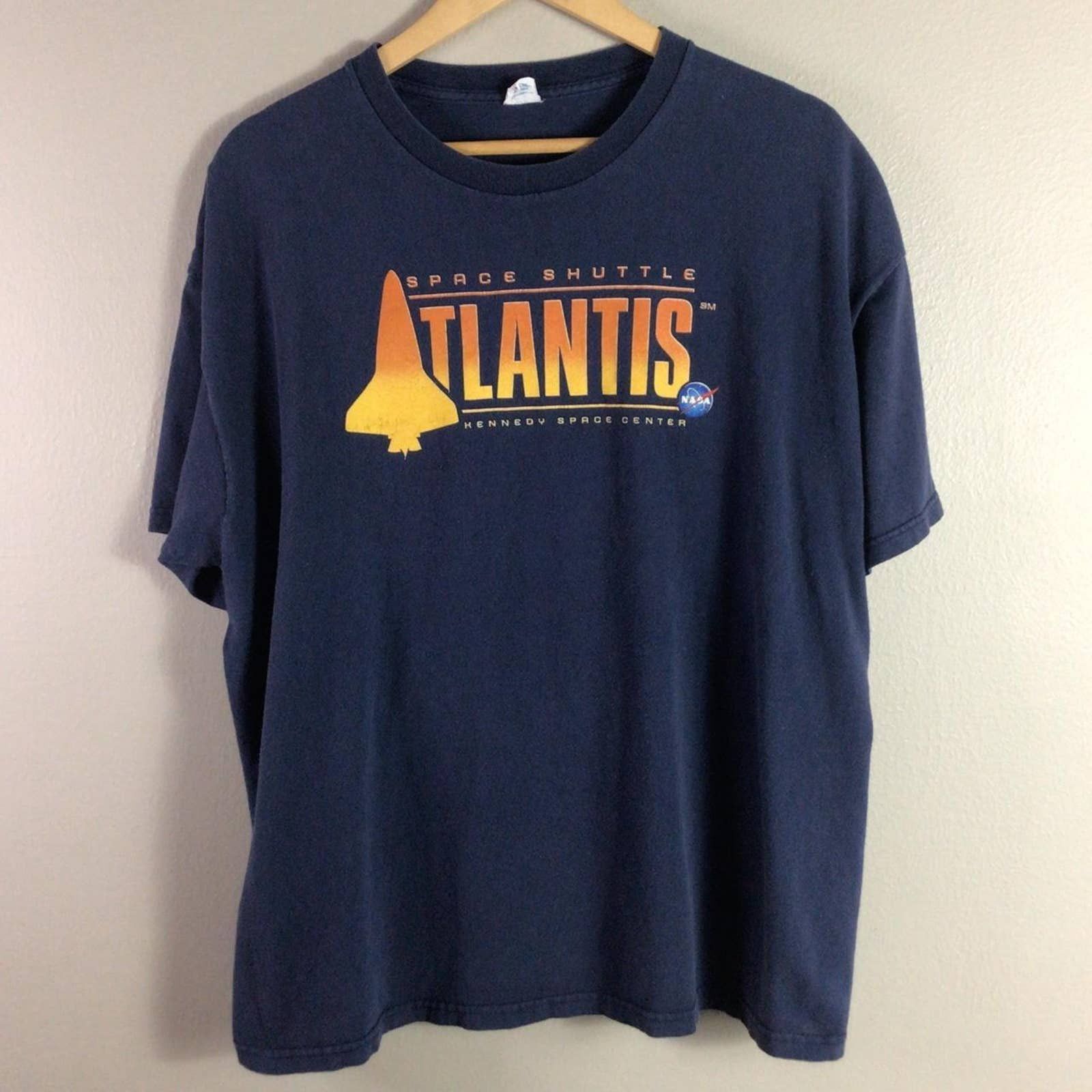 Delta NASA Atlantis Kennedy Space Center Shuttle T Shirt Navy XL | Grailed