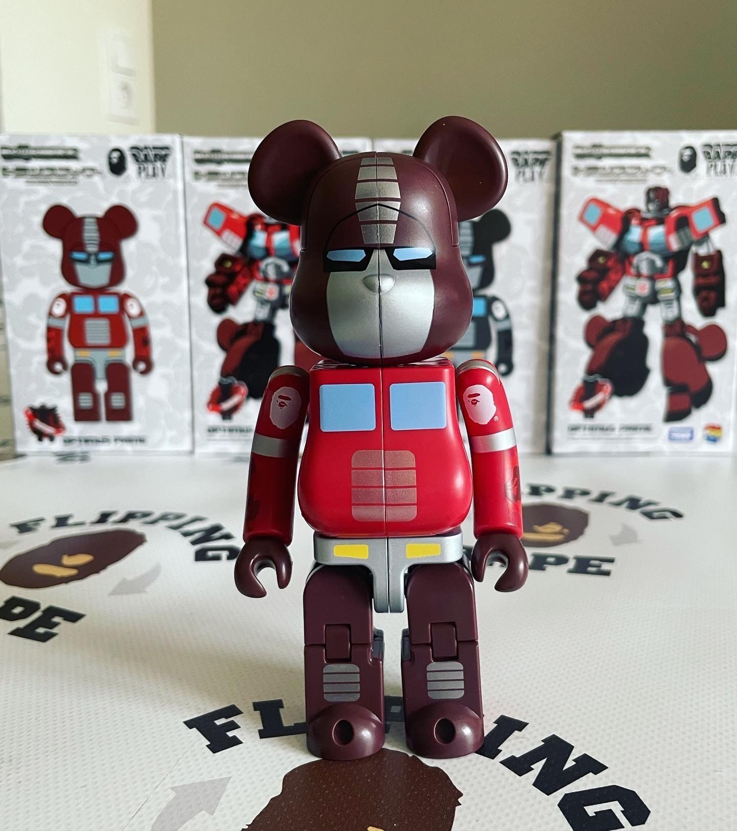 Bape × Medicom Toy BAPE X BE@RBRICK X TRANSFORMERS 200% OPTIMUS PRIME ...