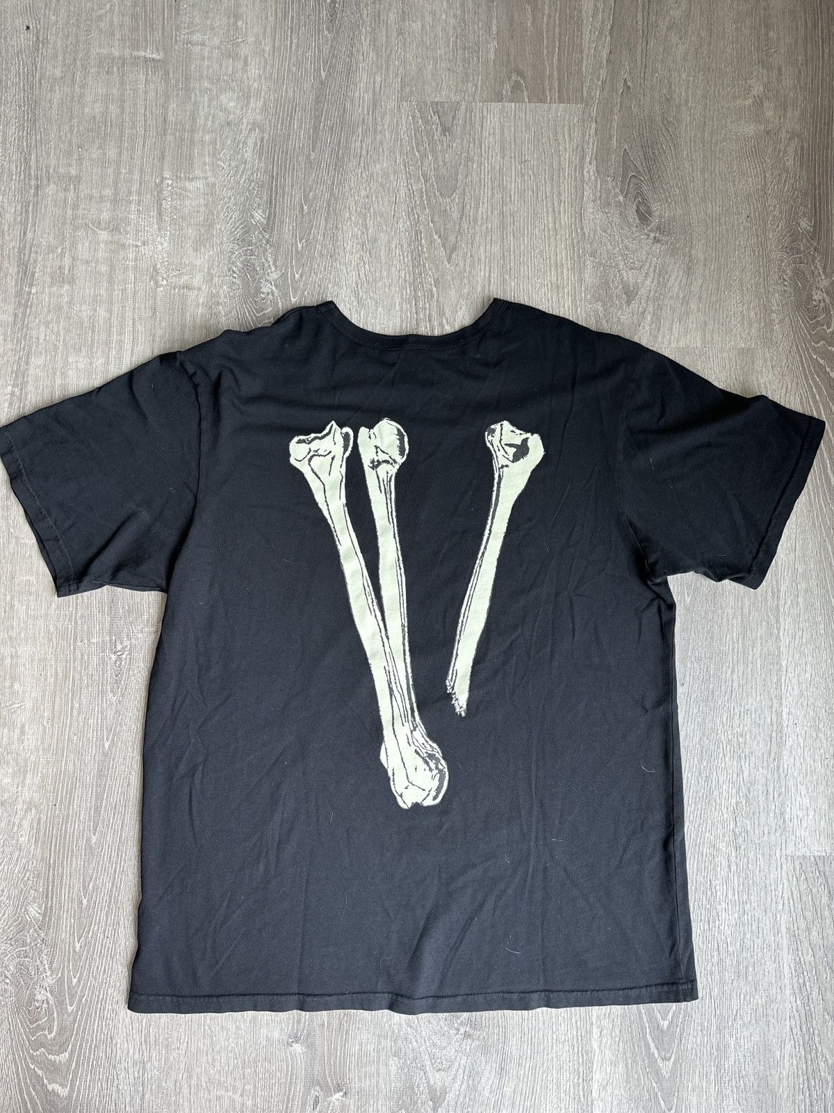 Vlone Vlone skull & bones tee shirt | Grailed