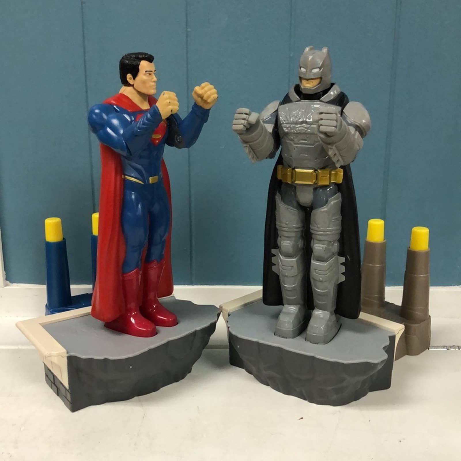 Vintage 2015 Mattel Superman Batman Rock Robot Toy Boxing Super Hero ...