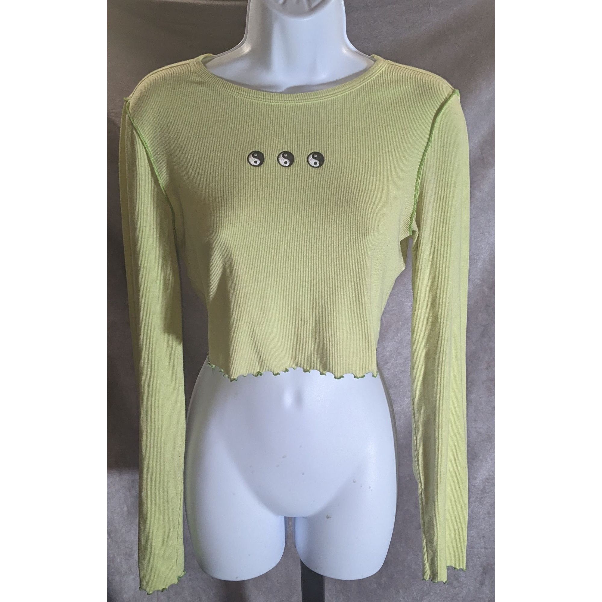 Forever 21 Forever 21 Yin Yang Lettuce Edge Top | Grailed