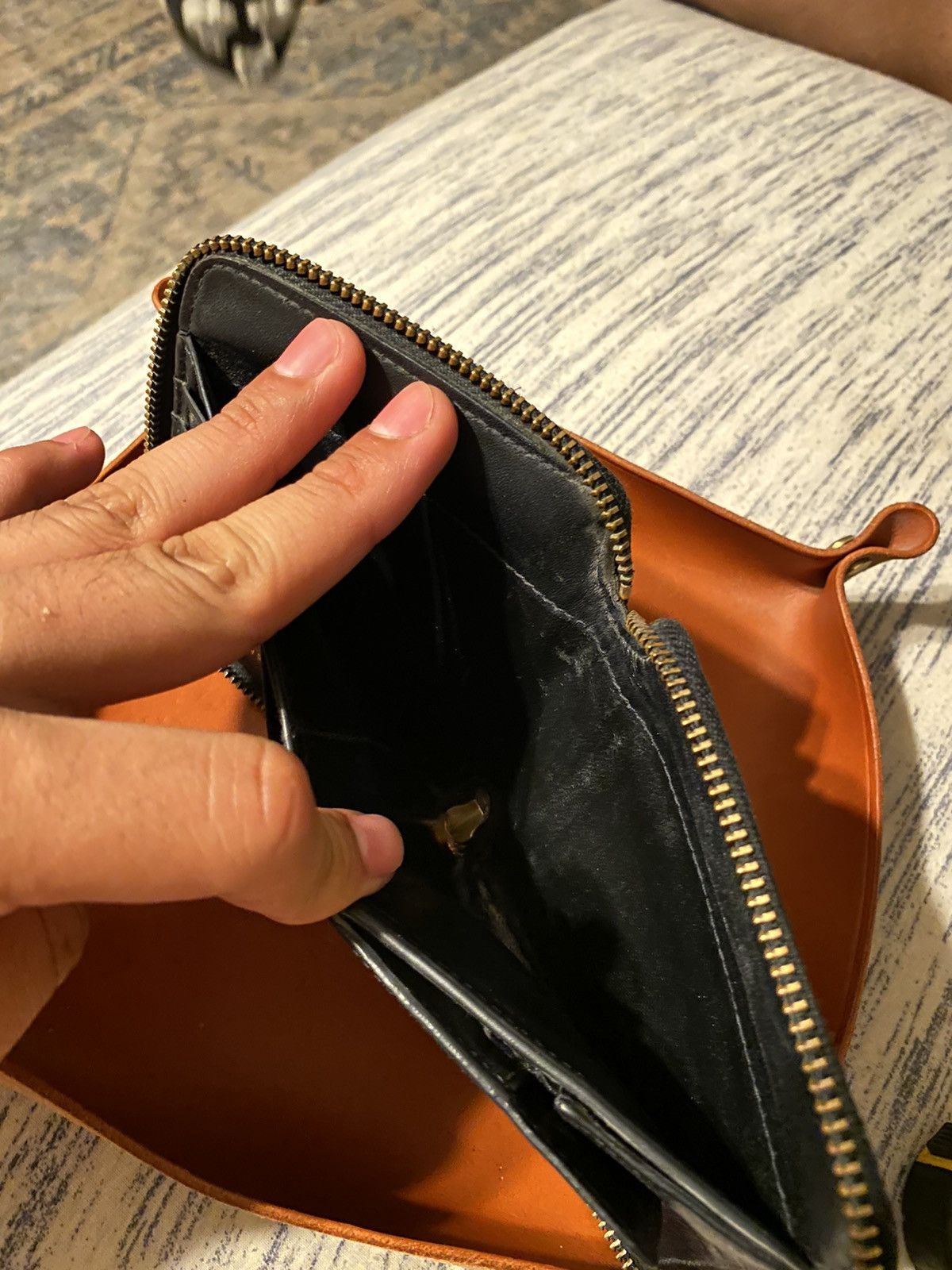 Comme des Garcons CDG Full Zip-up Wallet in Black | Grailed
