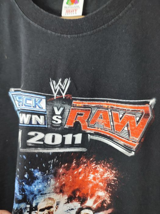 Vintage WWE SMACKDOWN VS RAW T SHIRT GRAPHIC TEE 2011 | Grailed