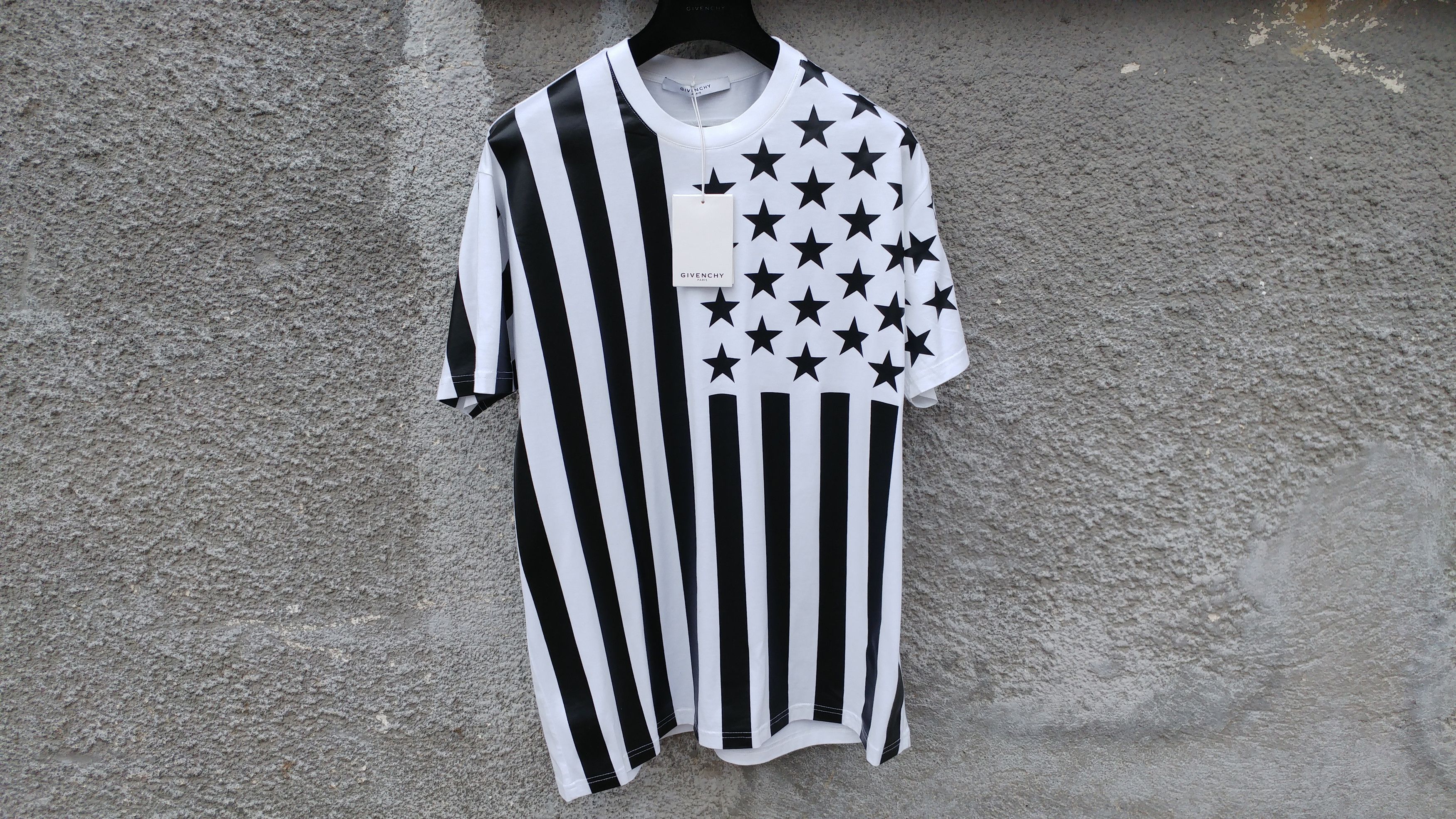 Givenchy Givenchy Stars Stripes Rottweiler Shark Oversized T-shirt ...