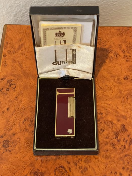 Alfred Dunhill SOLD Dunhill rollagas lighter-red lacquer/gold trim ...