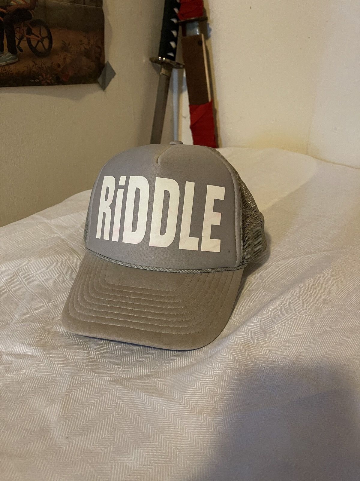 Antony Riddle grey GLOW RiDDLE hat | Grailed
