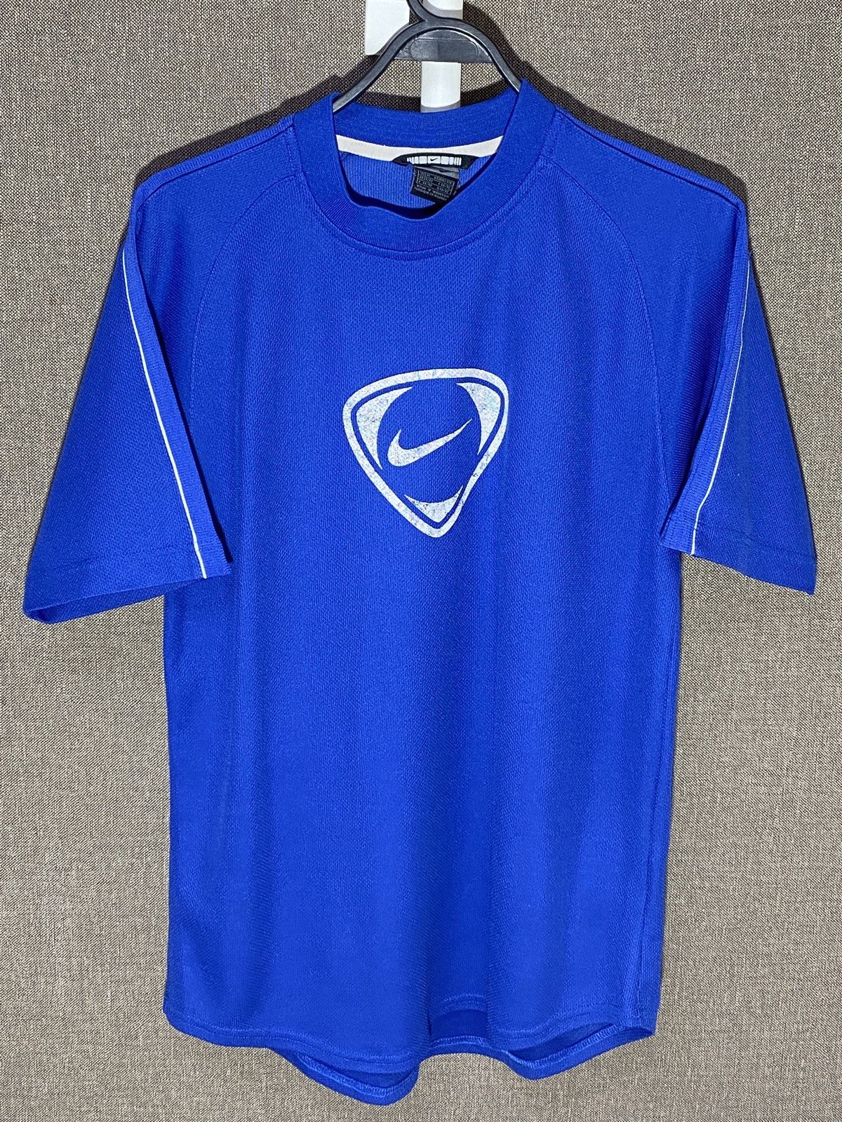 Nike 00’s Vintage Nike Big Logo Lightweight Sport T-Shirt | Grailed