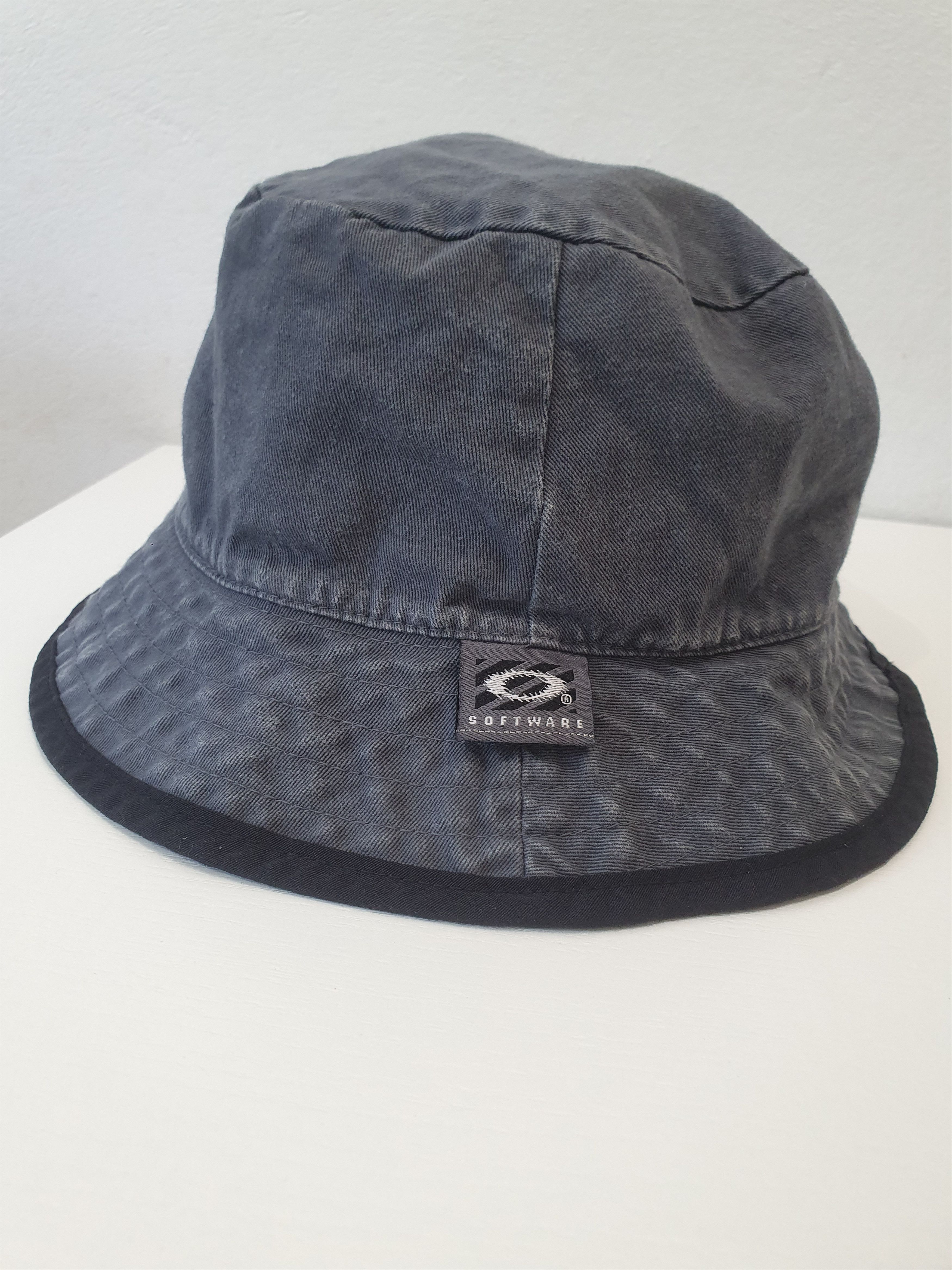Oakley OAKLEY SOFTWARE BUCKET HAT | Grailed