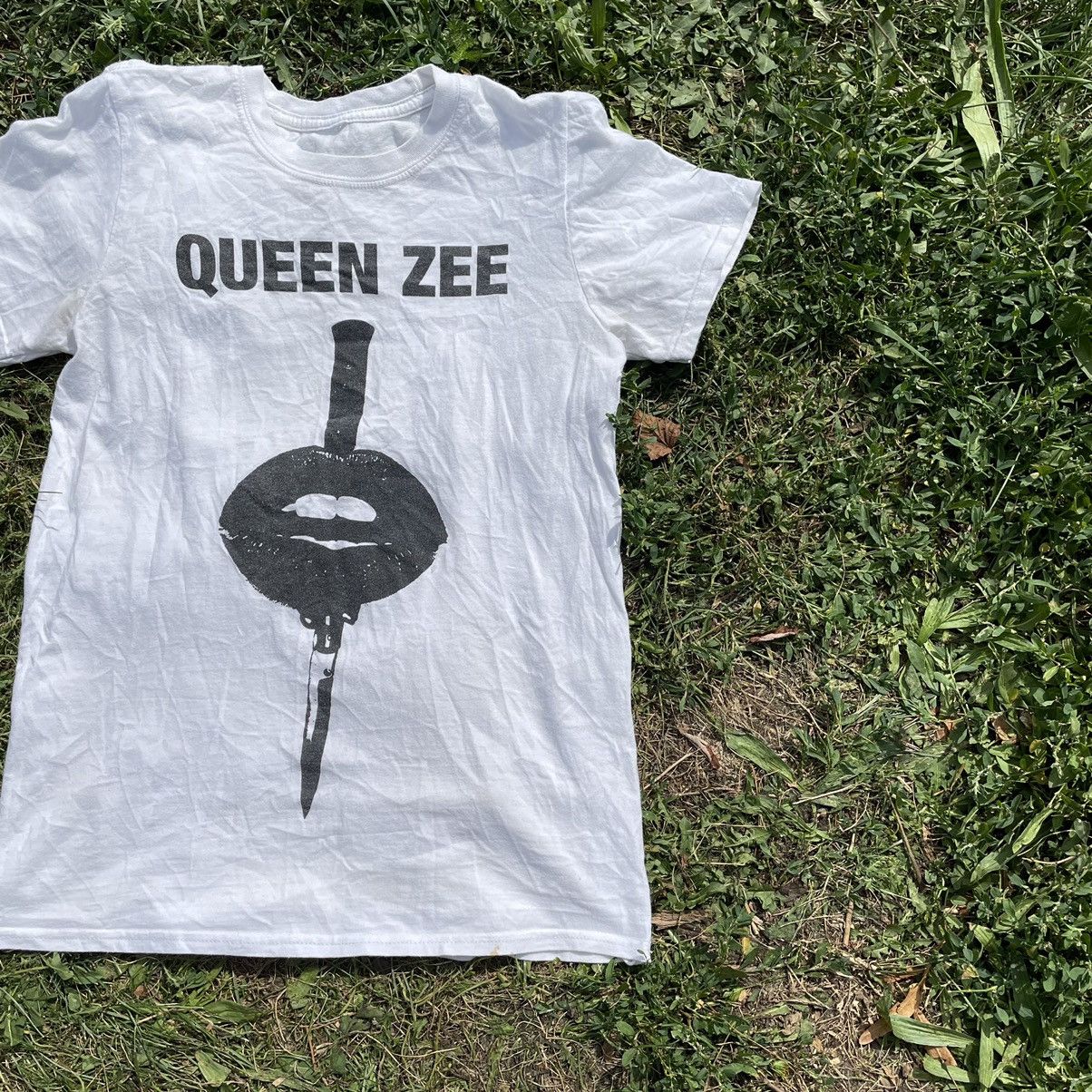 Band Tees × Streetwear × Vintage Vintage Y2K Queen Zee Lips Horror ...