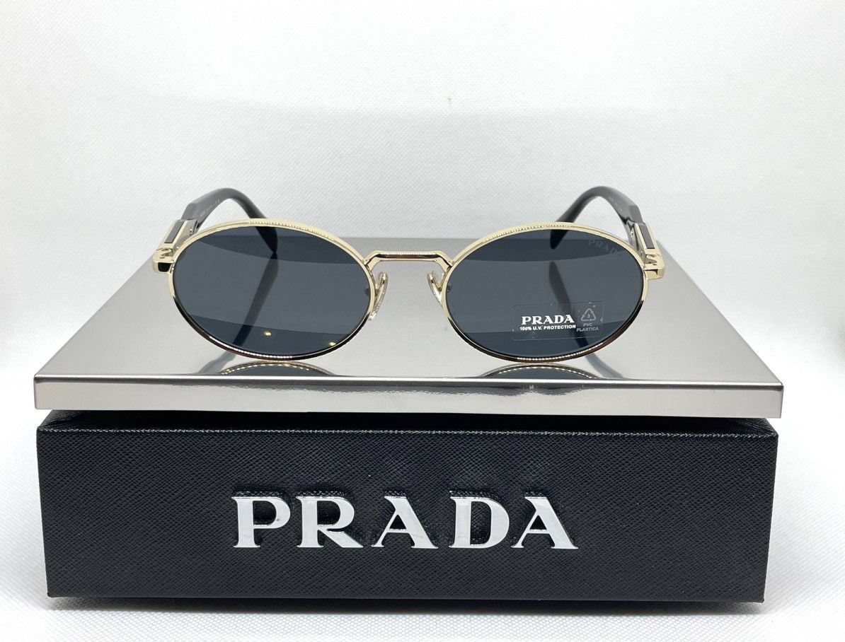 Luxottica × Prada × Streetwear Prada Symbole sunglasses SPR 65ZS ZVN09T ...