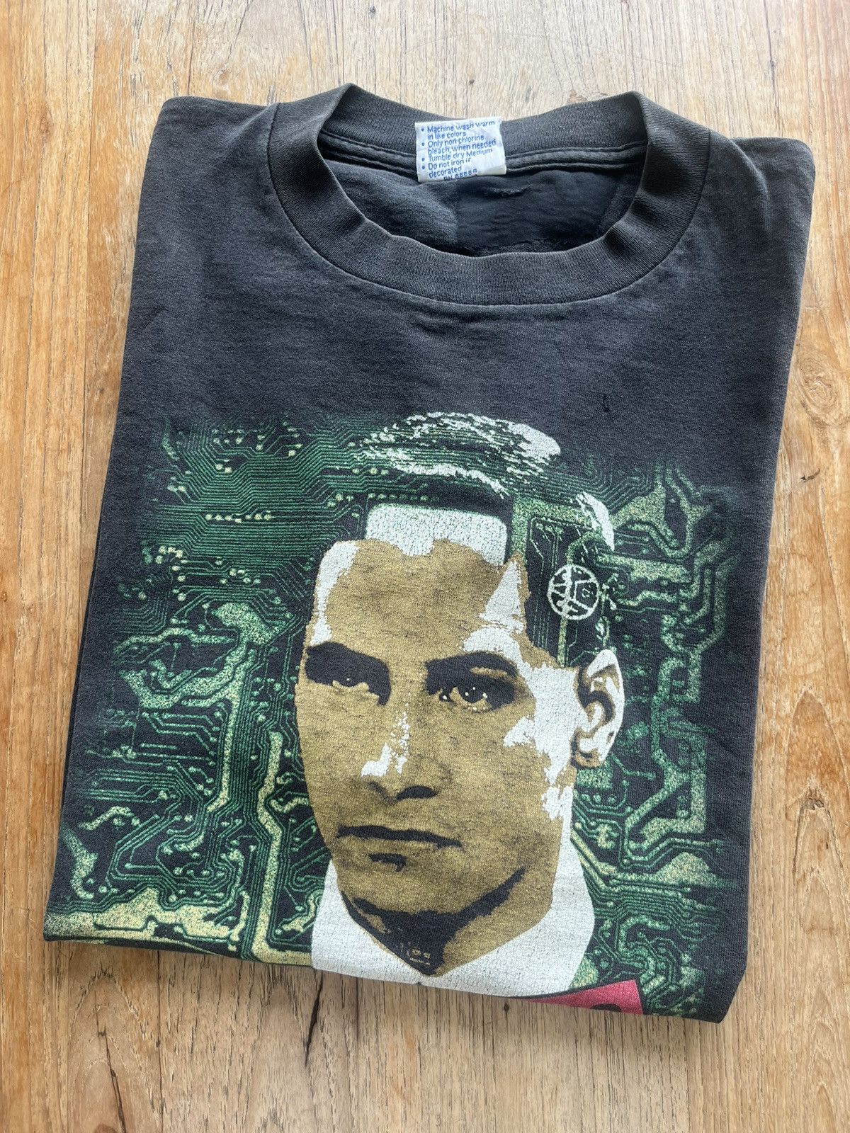 Vintage Vintage Johnny Mnemonic 1995’s movie T-shirt | Grailed Vintage Vintage Johnny Mnemonic 1995’s movie T-shirt | Grailed