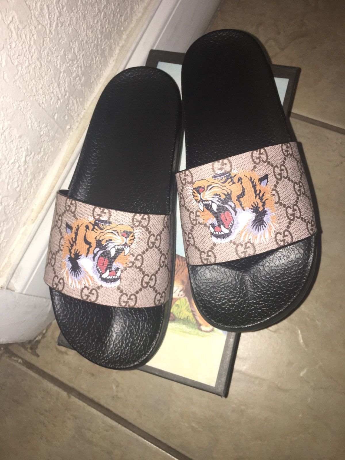 Gucci GG Supreme Tiger Slides | Grailed
