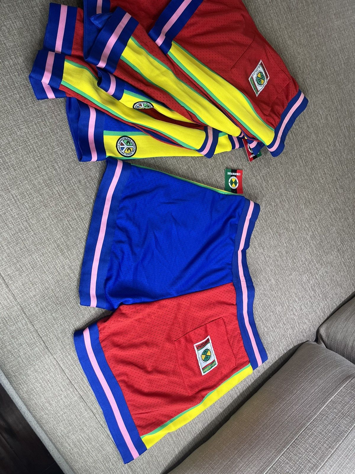 Cross Colours Cross Colours Peace Mesh Shorts -(Size XL) | Grailed