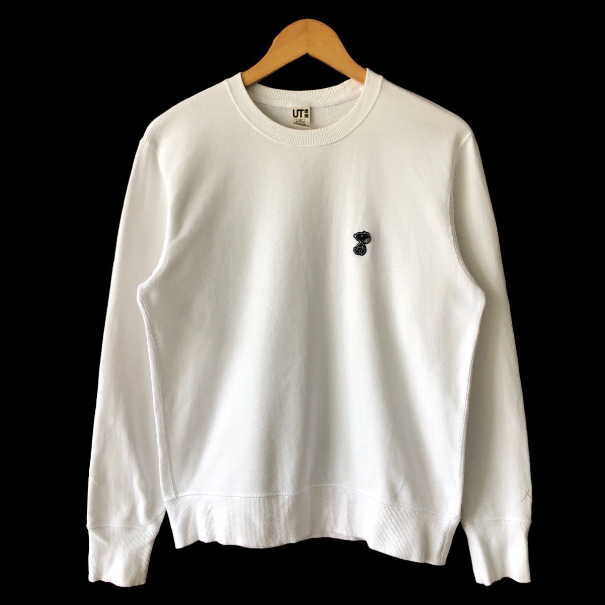 Uniqlo Kaws Peanuts Uniqlo Small Logo White Sweatshirt M Fit S | Grailed