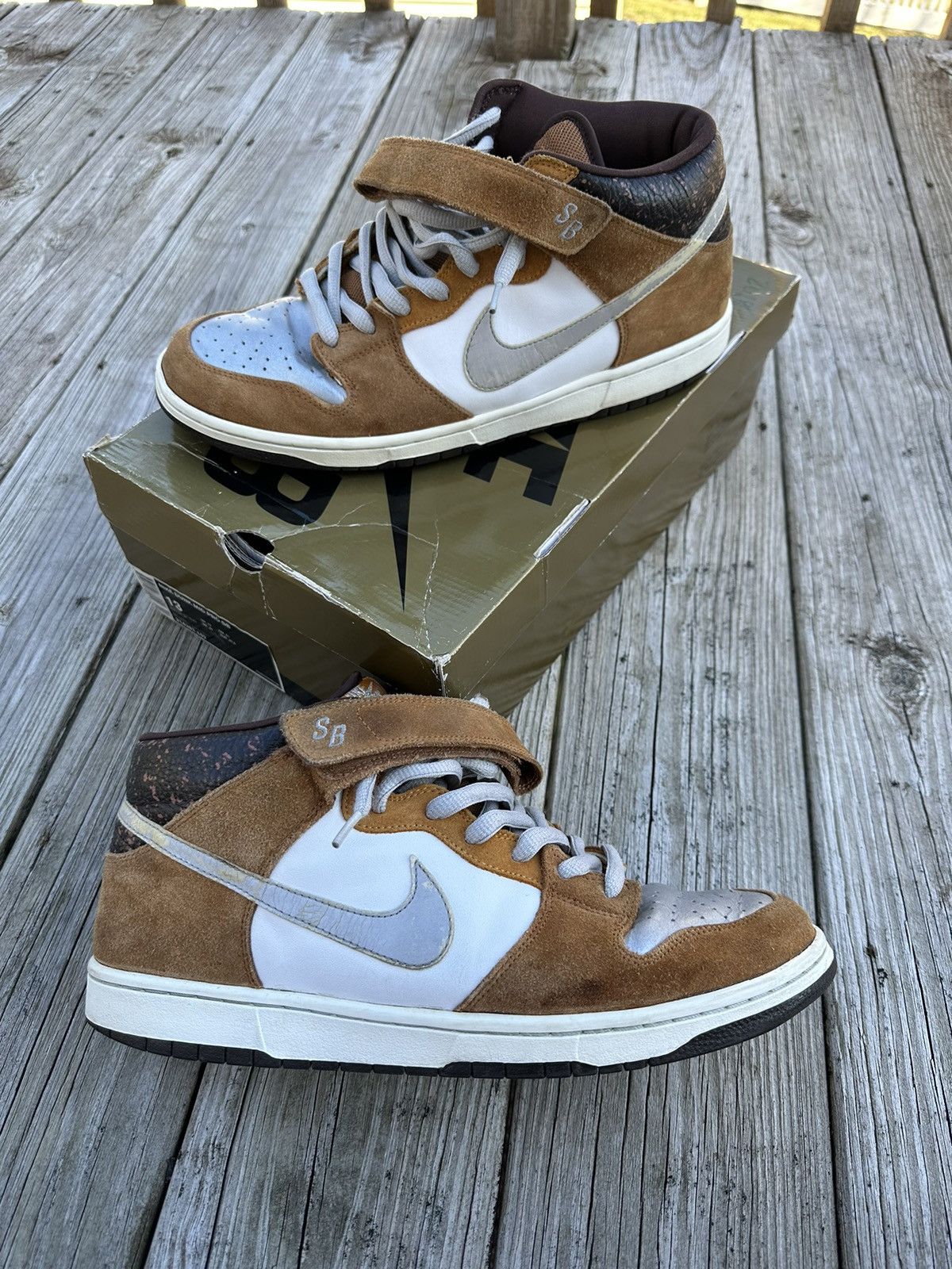 Nike Vintage 2007 Nike Dunk Mid Pro SB Fender Bass Amp Gold Box | Grailed