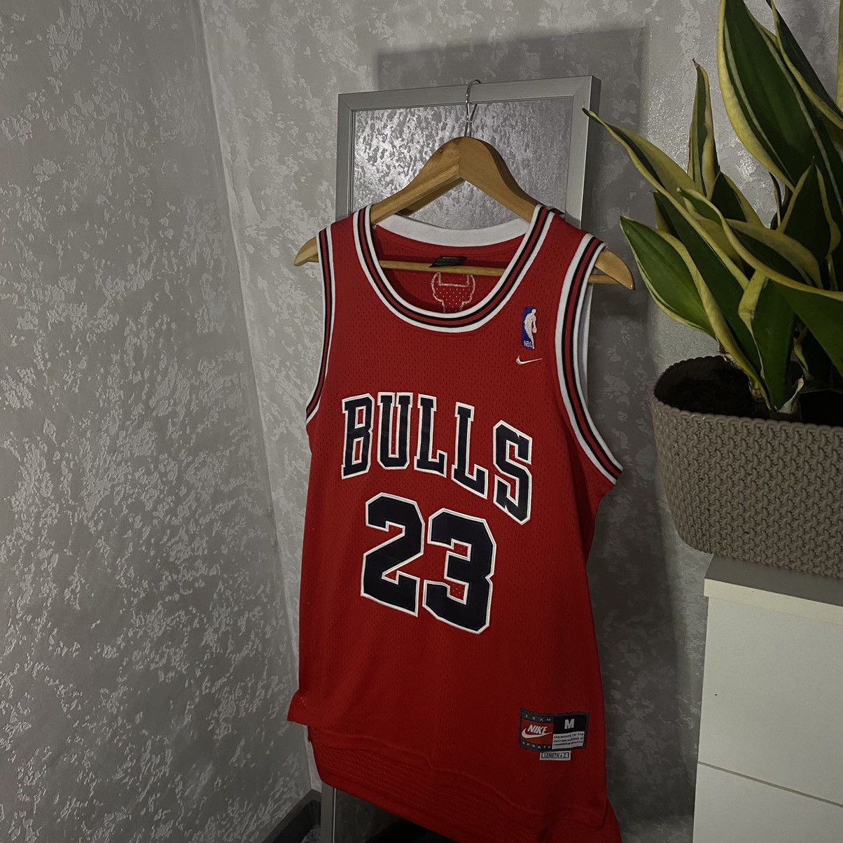 Chicago Bulls × Jordan Brand × Nike Nike NBA bulls 23 Jordan rare 90s ...