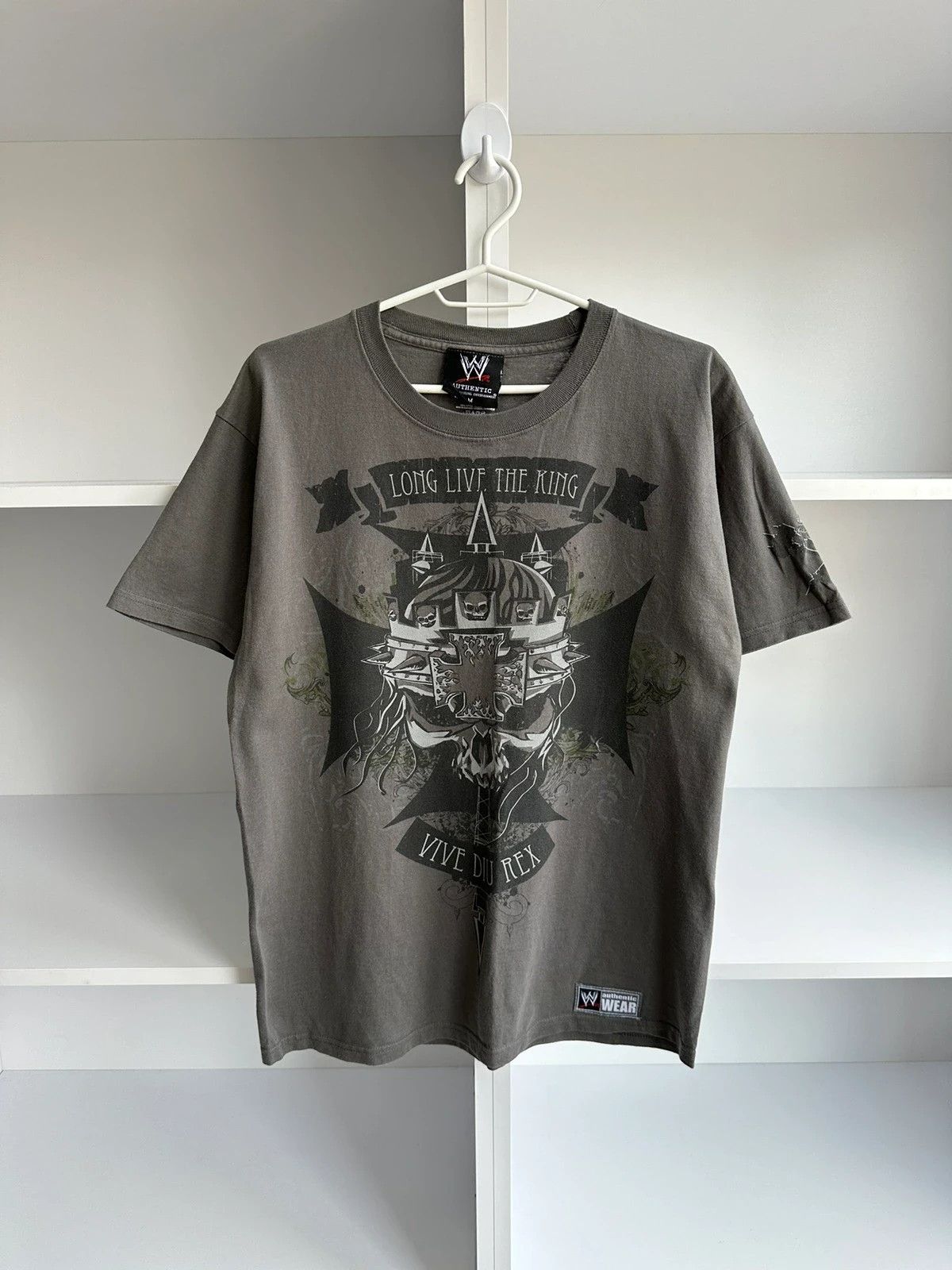 Vintage Vintage Triple H WWE Long Live The King Merch 2008 T-Shirt ...